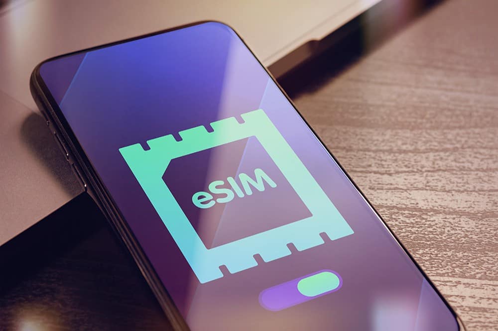 Cara Cek Dukungan eSIM pada HP Android dan iPhone - tautekno.id